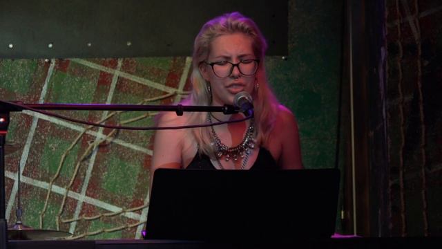 Pocker face (Lady Gaga) - Анастасия Петракова (Вокал,рояль) - Юлия Корпачева