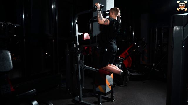 Подтягивания Гравитрон / Вертикальная подтягивания