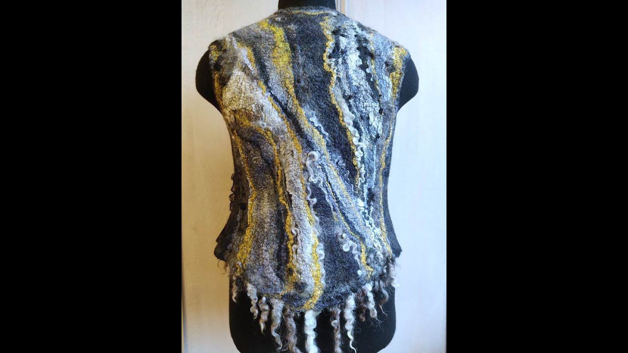 Жилет валяный с овечьими кудрями и шелком Питерский вечер