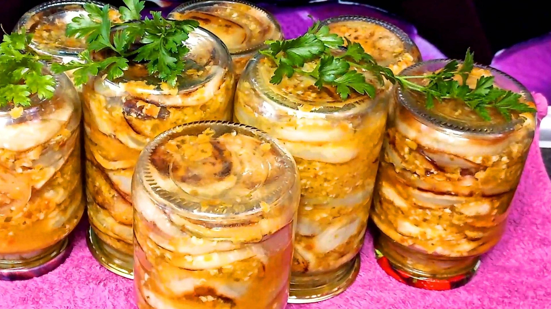 Наслаждение вкусом — остренькие баклажаны на зиму с чесночком и перцем