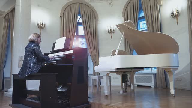 Музыкальная гостиная Усадьбы Васильчиковых: рекламный ролик органного концерта