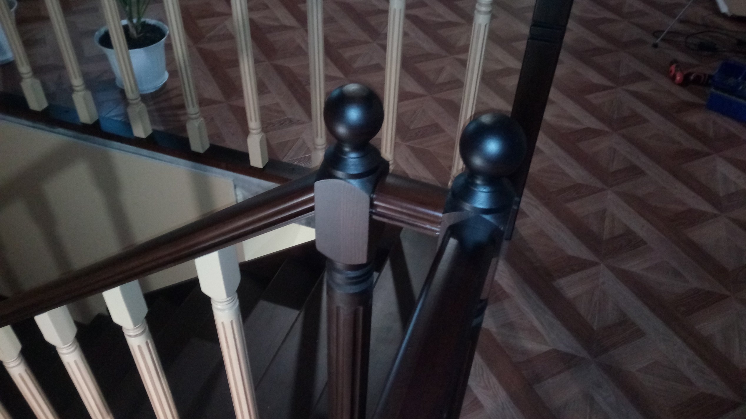 Деревянная лестница своими руками. Часть 7: Окончательная сборка.