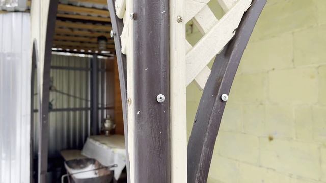 Делаем беседку во дворе своими руками. Соединяем металл и дерево