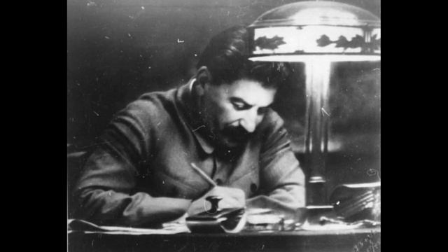 Евгений Долматовский. Поэма «Из дневника» (﹤1936﹥), часть 2 (продолжение). Читает Ярослав Годованый