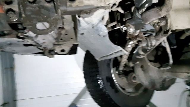 Nissan Patrol стук в передней подвеске!