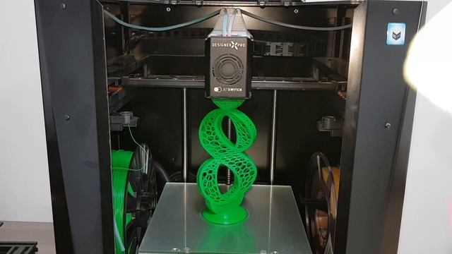 Статуэтка  8 Марта  с розочкой - 3Д печать на заказ