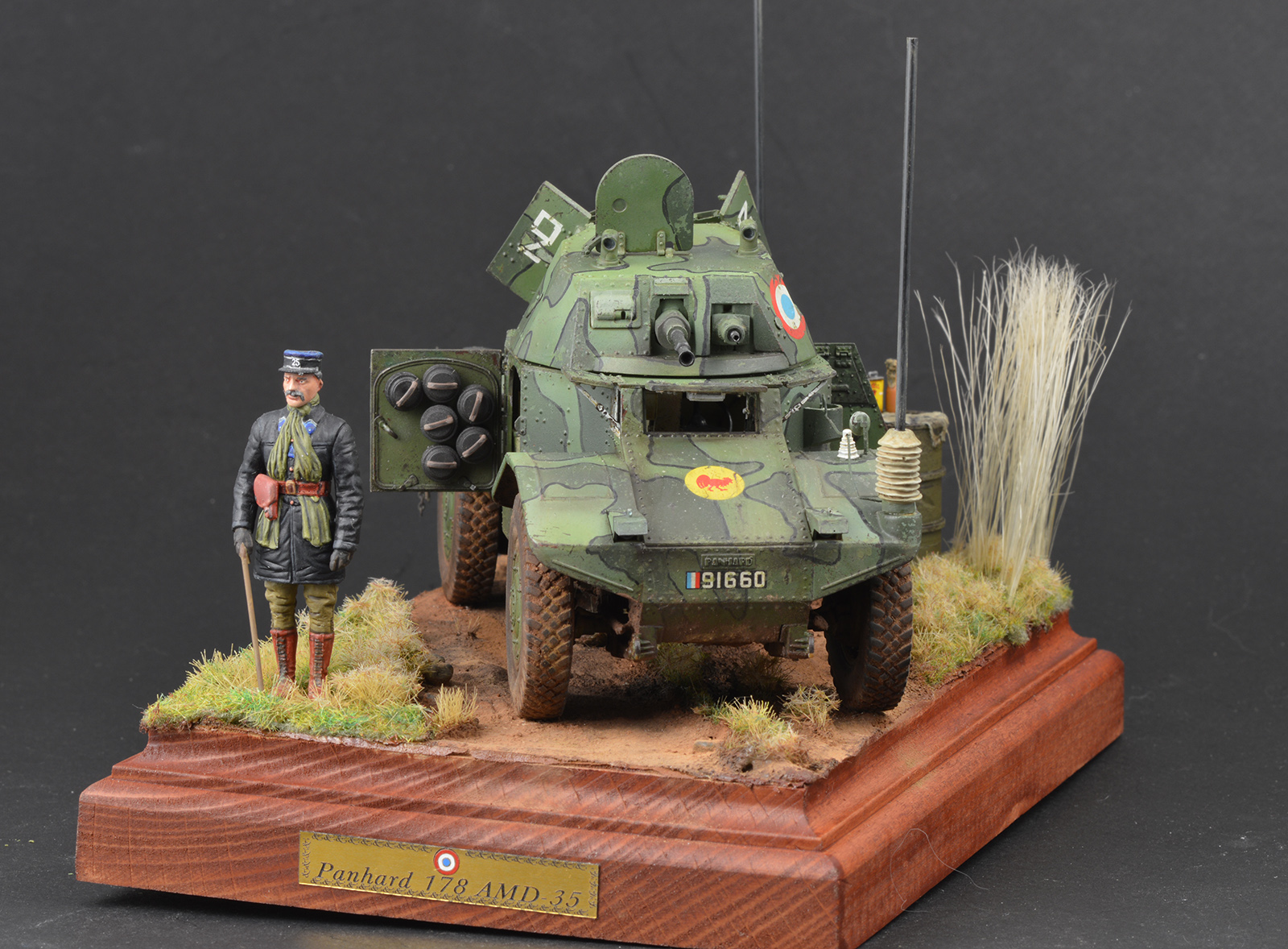 Лёгкий бронеавтомобиль Panhard 178 AMD 35 1:35