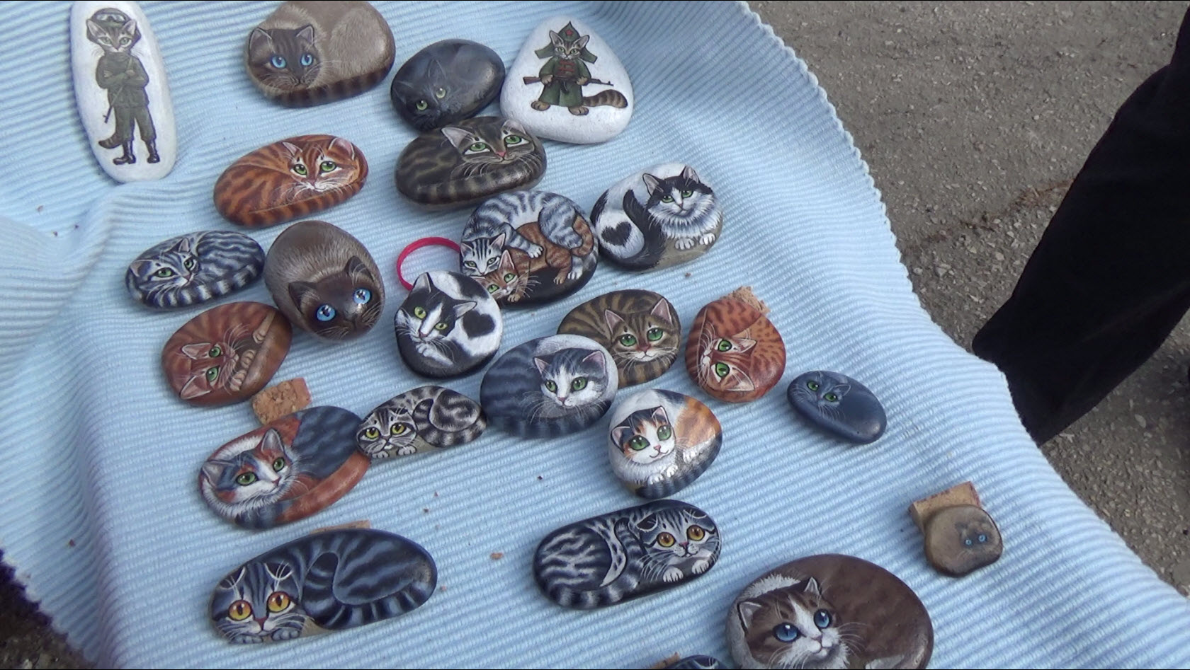 Кошки на ладошке