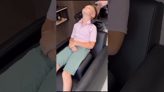 мне сделали стрижку за 300 руб  во какая красота заходи в koel ,метро (Рыбацкое)