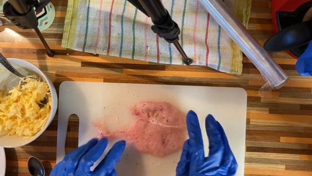 Что приготовить из куры? Конечно куриные рулетики. Рецепт