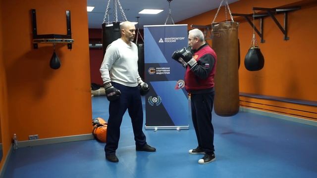 Бокс. Уклоны и нырки с Александром Золкиным