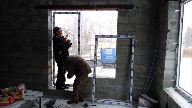 СТАВИМ ОКНА В ДОМЕ / А НА УЛИЦЕ АРМАГЕДДОН