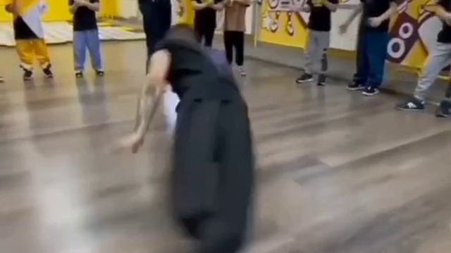 Как он это делает?