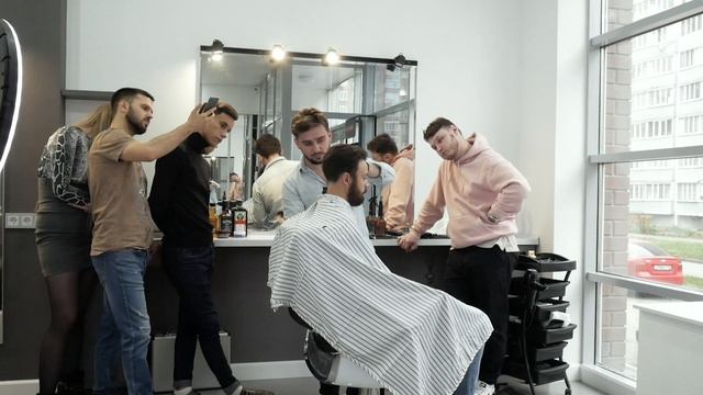 Курс «Мужской мастер. Барбер с нуля».  Мужские стрижки, оформление бороды, бритье.