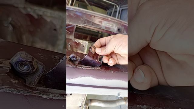 Нива. Как снять петли капота