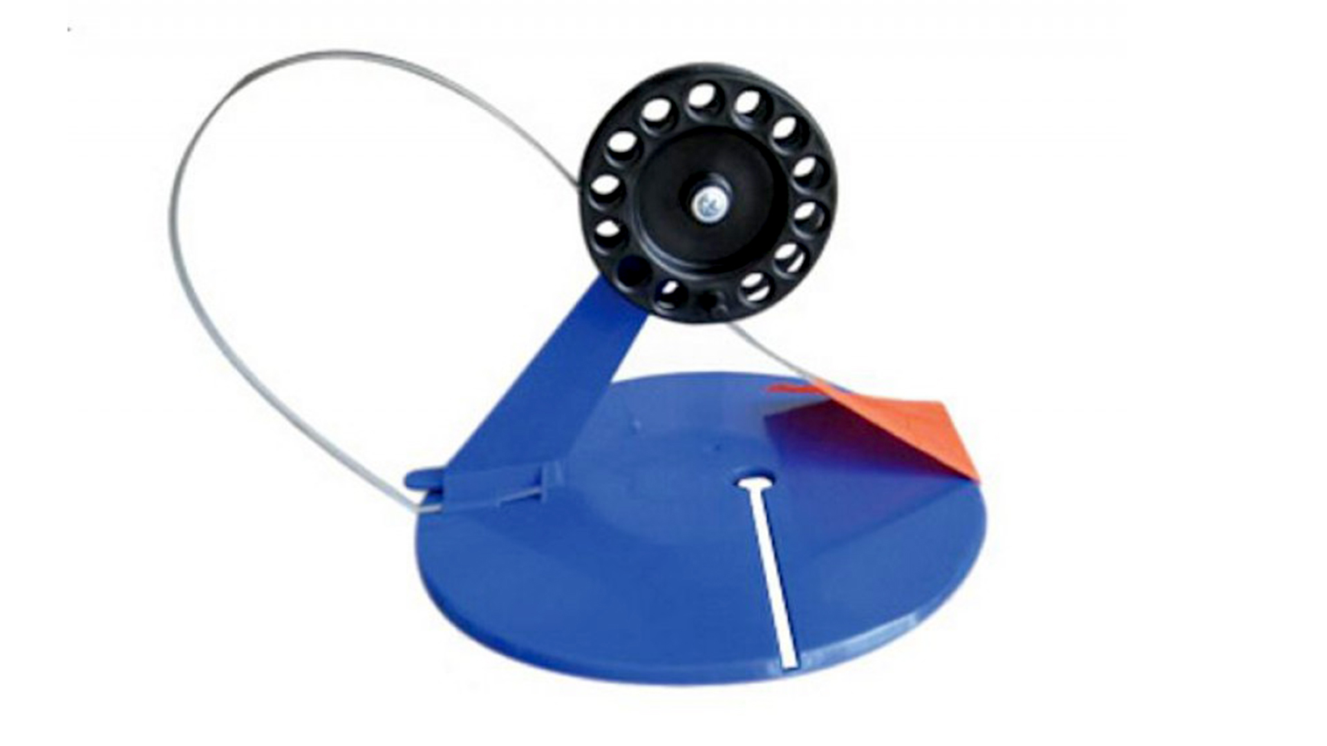 Как насадить на крючок личинку чернобыльника.