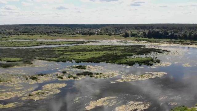 Весь православный Псков 24 июля идет в брод через реку Великую от деревни Кузнецово до деревни Волже