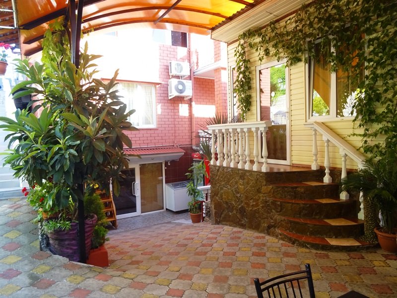 В Лазаревском забронировать жилье для отдыха. Отдых в Лазаревке. «У Евгения и Натальи» гостевой дом