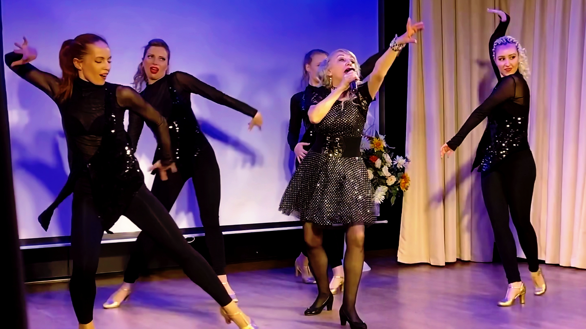 Inessa - Жгучая (Live в КДЦ Московский)