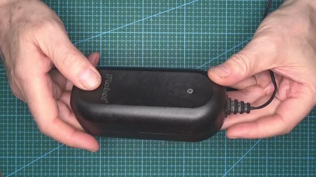 Простейший ремонт "загрызенного" блока питания iRobot