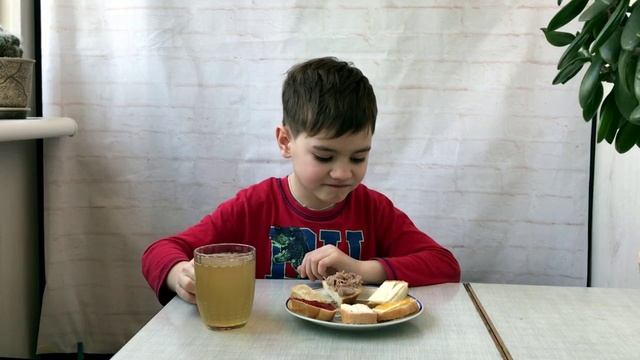 Дети пробуют - Еда из советского детства #22