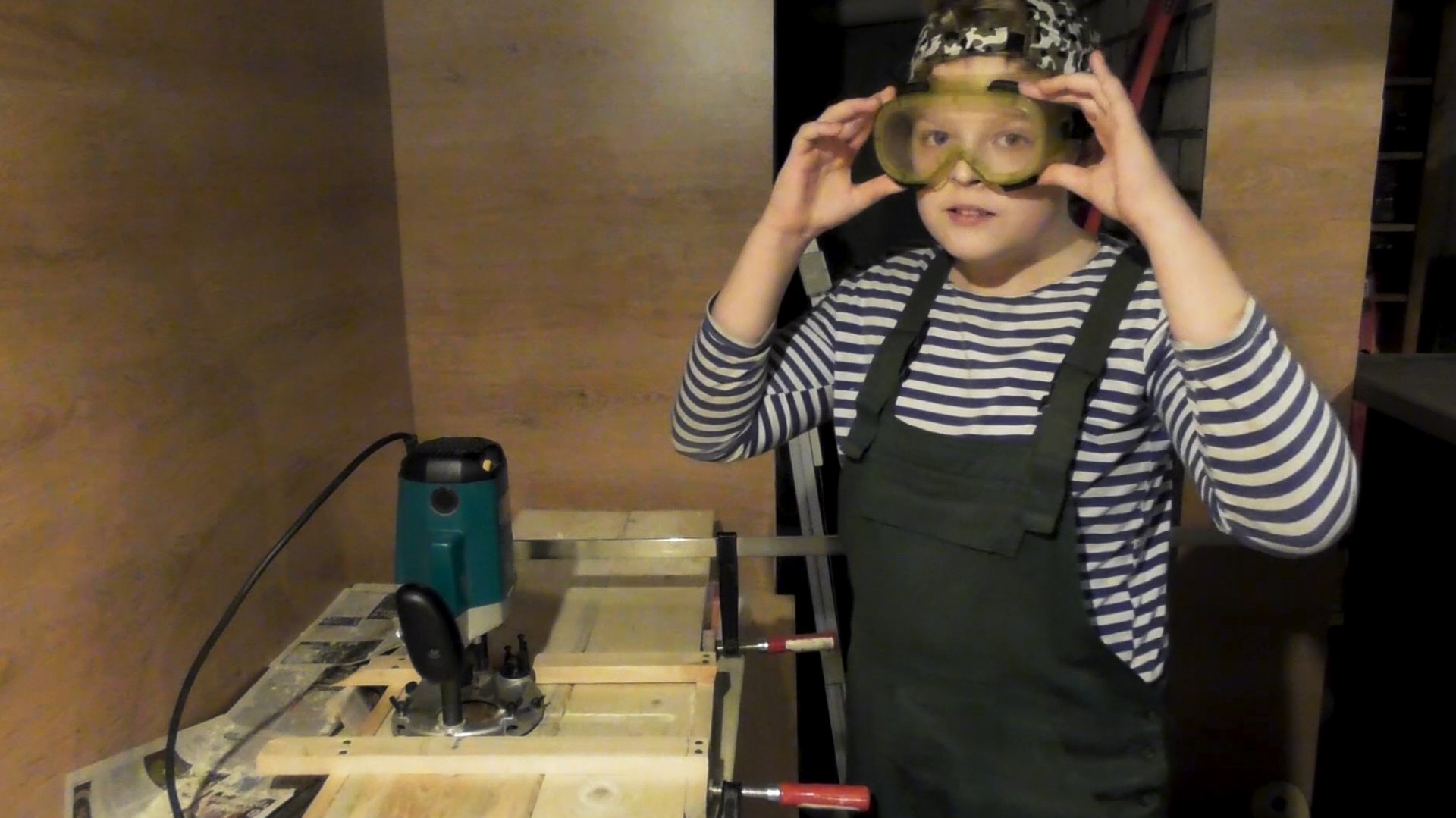 Полка для вина своими руками