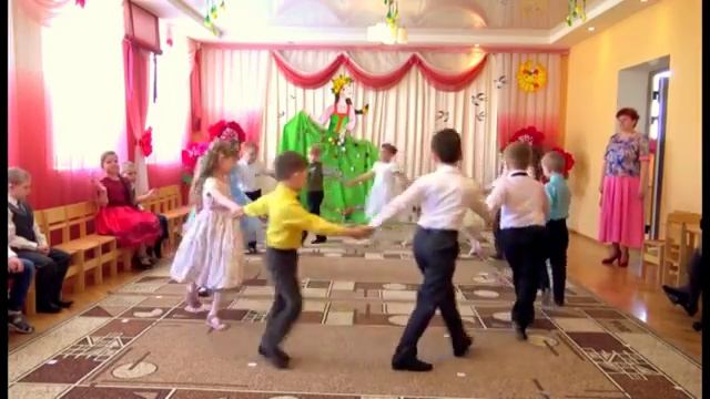 Танец _Весну звали!_ в детском саду.mp4