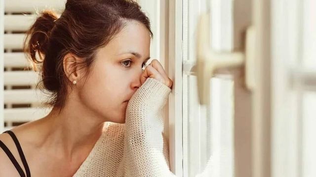 По окраине  любви Муз.Н.Жукова,ст Е.Есауловой поет Г.Погорельская  (24)