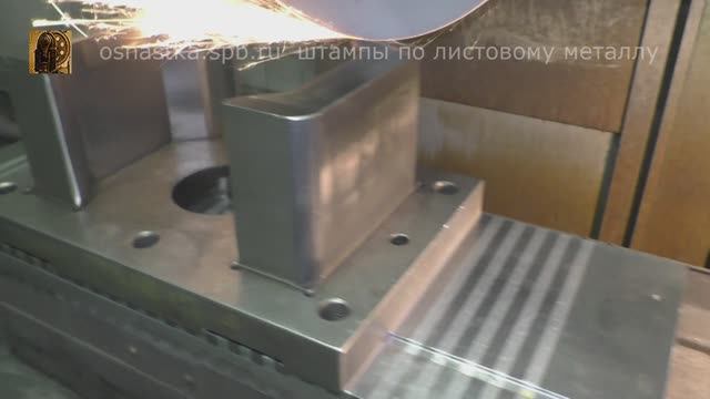 Замена двух матриц. Определение зазора по пуансонам. 3 серия