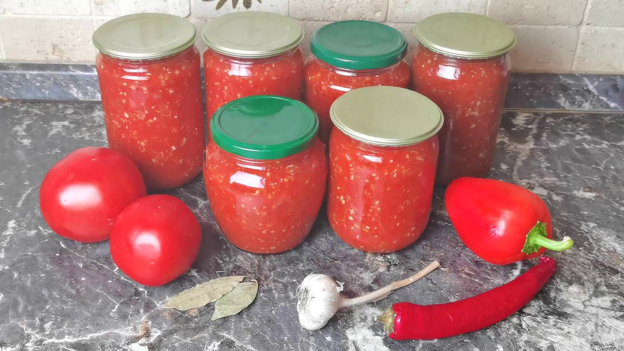 Аджика на зиму из помидор,болгарского перца и чеснока.Без заморочек!Так вкусно,что не останется даже