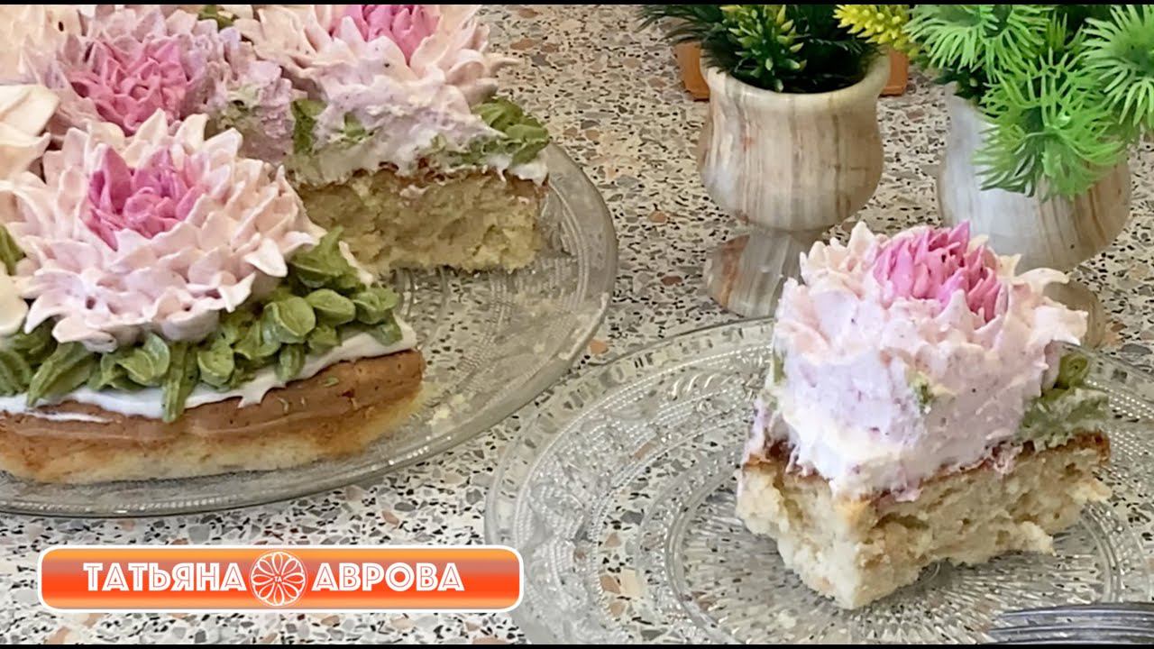 Яблочный пирог-торт, украшенный нежными георгинами.  НОВАЯ ФОРМА ЯБЛОЧНОГО ПИРОГА