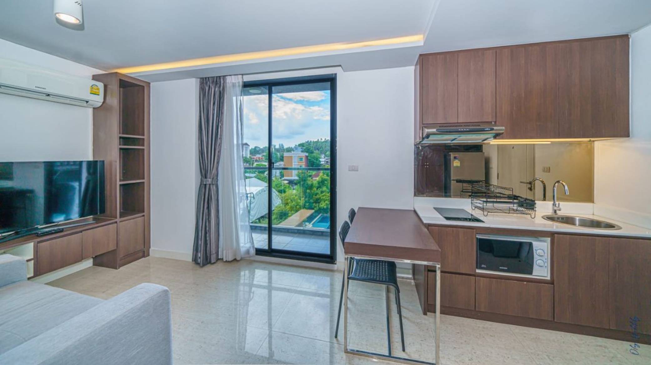 Аренда апартаментов на пляже Сурин. Aristo 1 (514). Surin Phuket Thailand