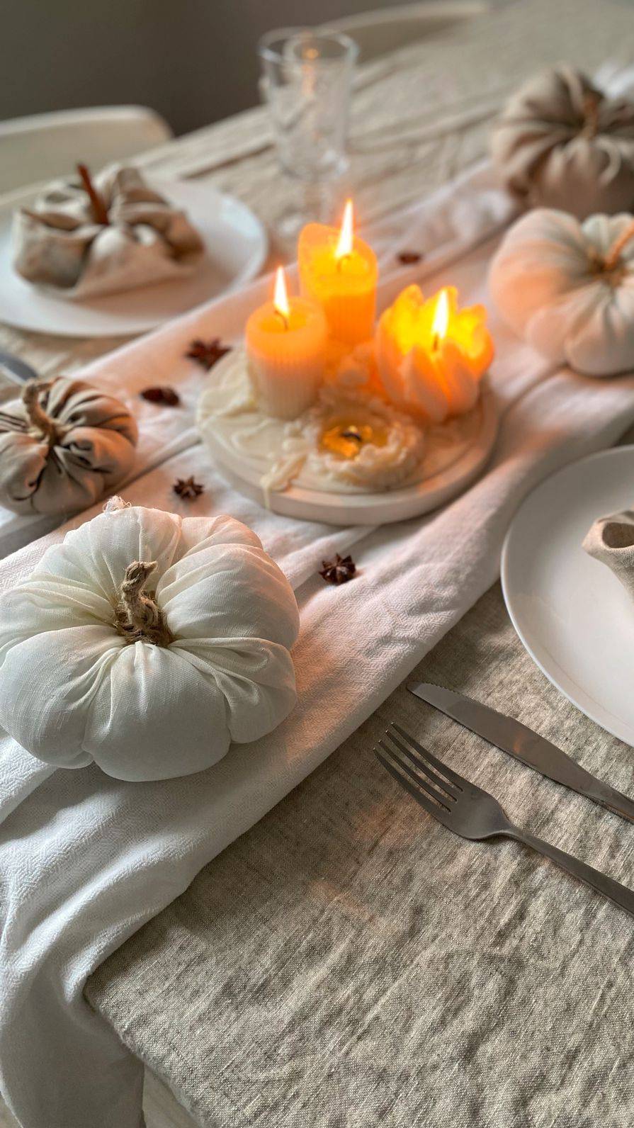 Как сложить салфетку - тыкву, идея для красивой сервировки