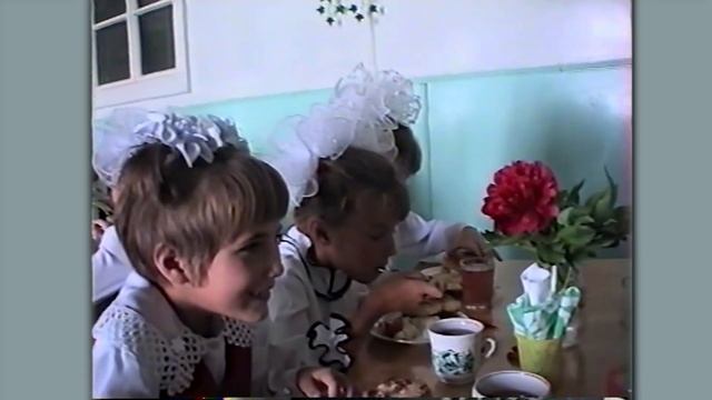 В столовой школы №5 была самая вкусная выпечка... Джанкой 2001.mp4