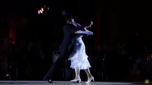 В нежном вальсе кружатся! Венский вальс.