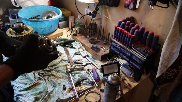 Ремонт редуктора поворота Юник 330. часть 1 Разбор и дефектовка.