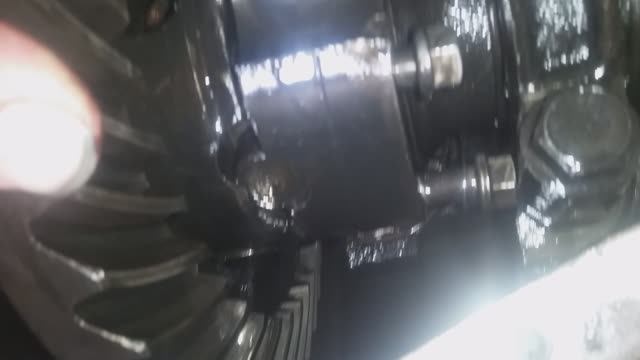 Появился небольшой стук в редукторе заднего моста