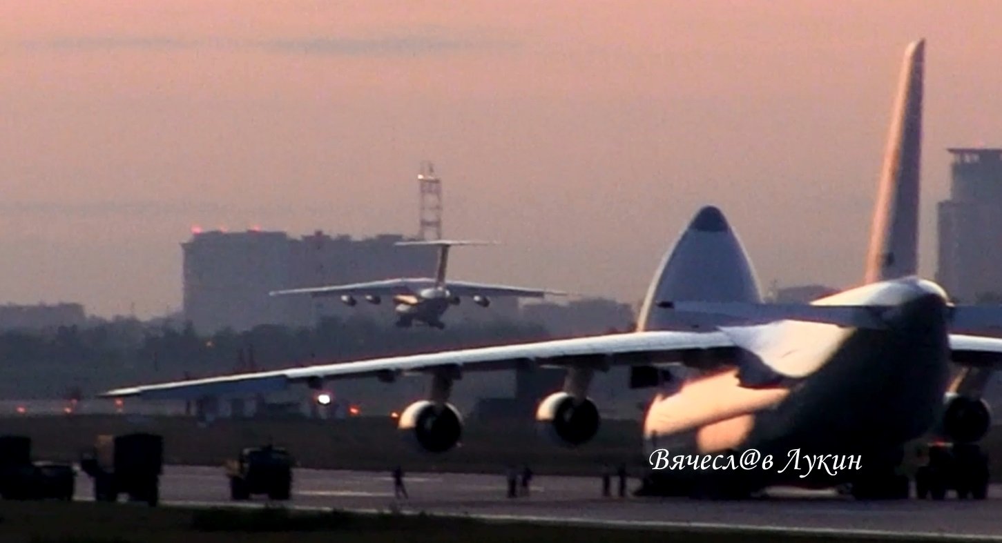 Только Наш Ил-76 может вертикально взлетать и садится, а так же взлетать из чрева Ан-124