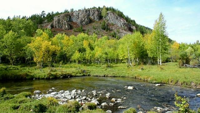 На берегу реки в предгорьях Кузнецкого Алатау / Журчание воды и пение птиц для отдыха и крепкого сна