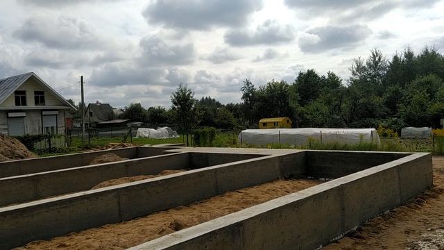 Свайно ростверковый фундамент на склоне. Минская обл.