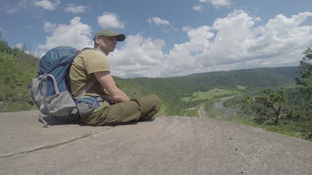 Вершины Южного Урала. Розовые скалы.