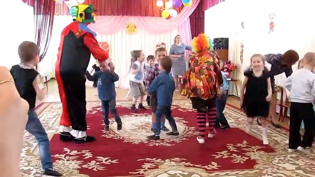 Ванятка. Утренник 8 марта 2018 года [7R2eEU_dZ_E].mp4