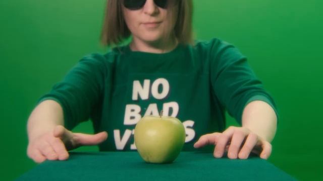 Тролль гнёт ель. Я люблю зелёный.