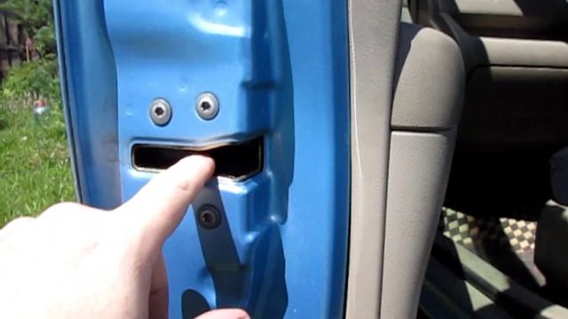 Тойота Раум 2003 год, неисправности доводчика двери