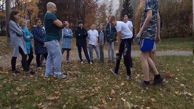 Жонглирование гирей на уроке физической культуры.mp4