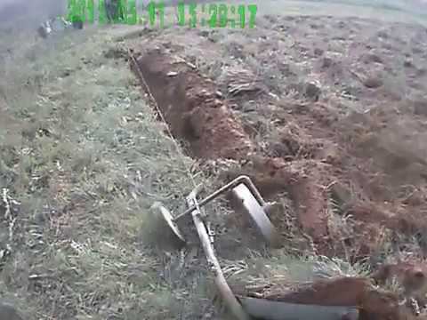 Лопатаплуг поле пашем и сажаем, целину прихватываем...