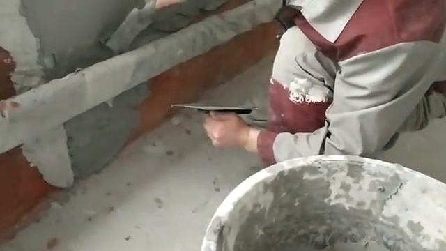 Как штукатурить стены своими руками – снято на видео