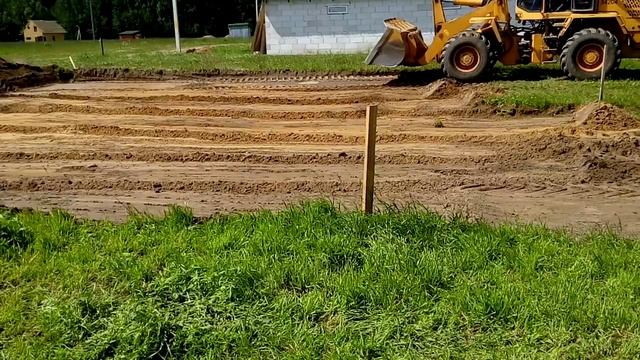 Подготовка участка под строительство свайноростверкового фундамента. Минская область
