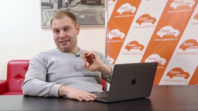 BMW 5 - перетянули салон в экокожу наппа, с синими отстрочками