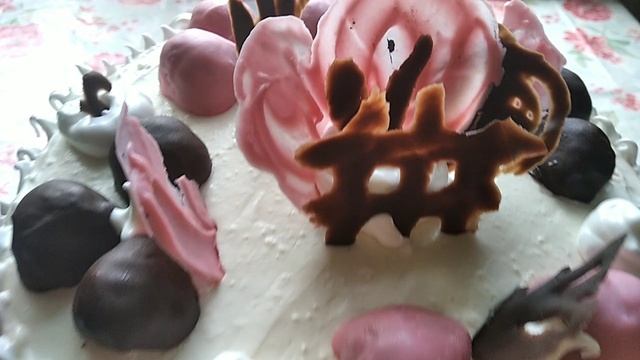 Торт на День Рождения с клубникой и бананом